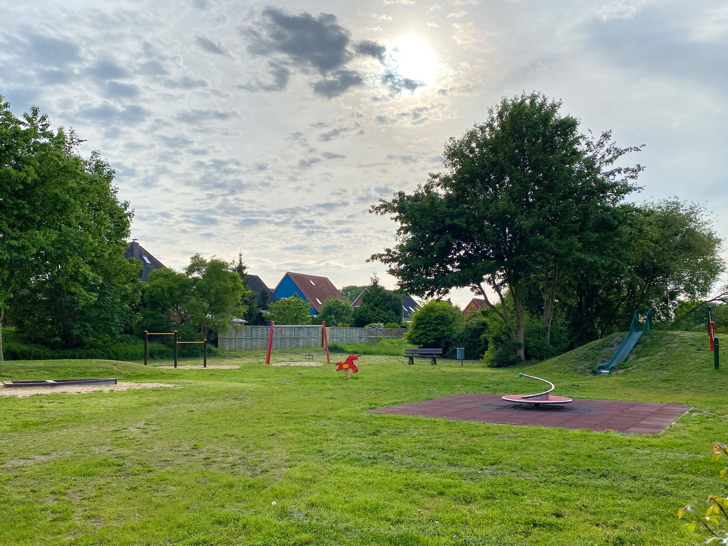 Playground willow path